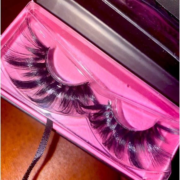 Ashley Dior Beauty | Makeup | Diva Style Lashes | Poshmark